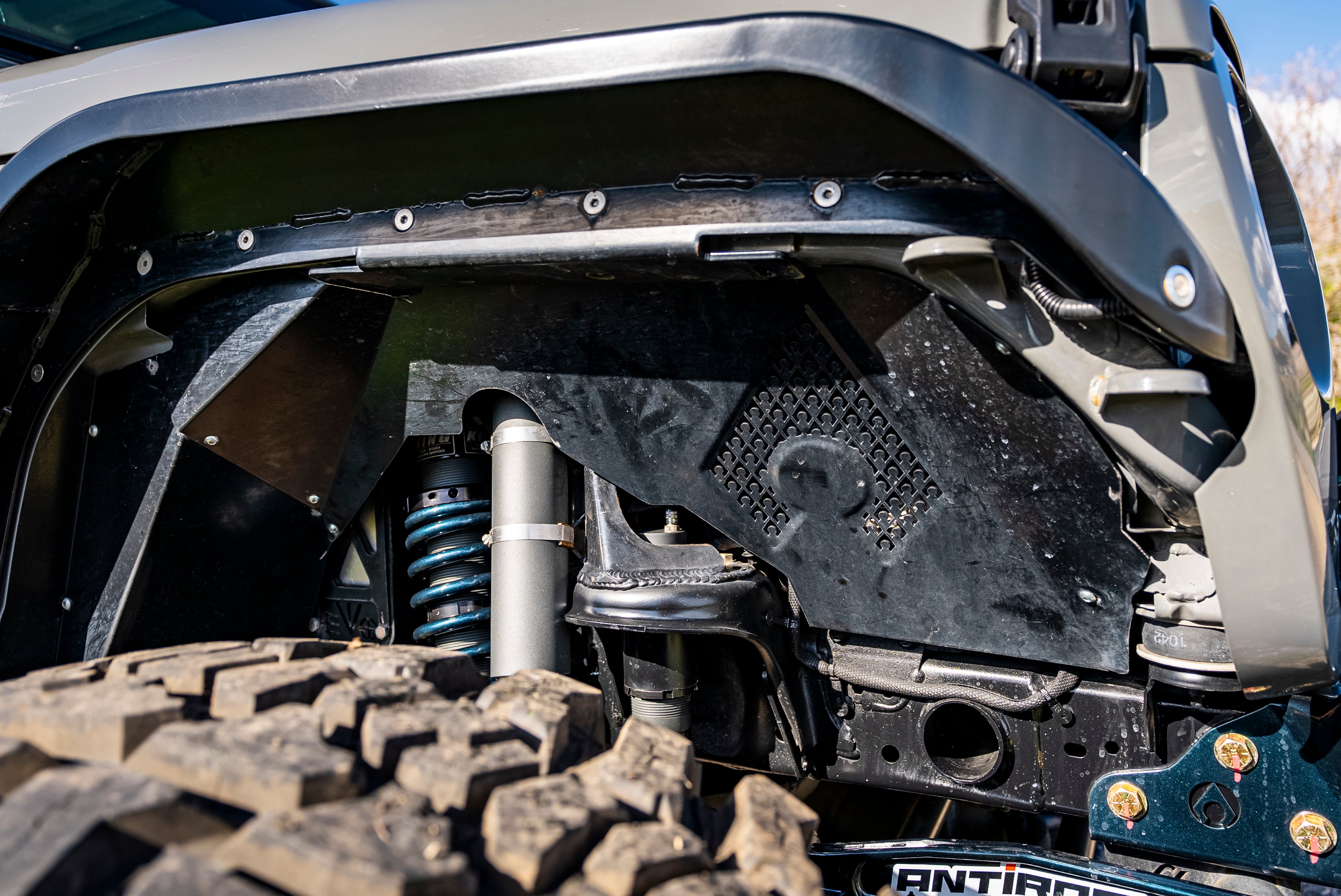 JL / JT Front Inner Fenders - All Engines - Vented– Artec Industries