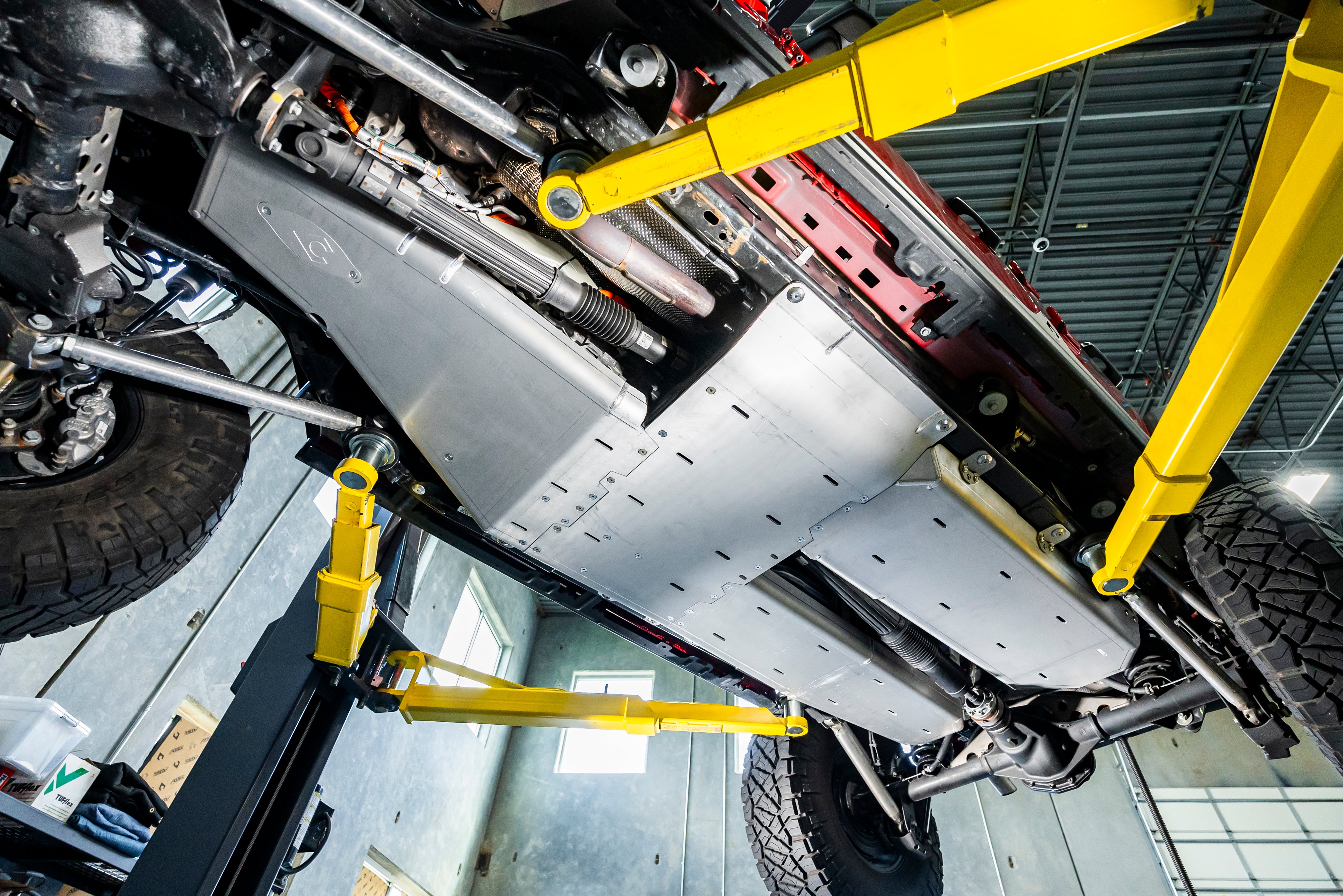 JLU 4XE BELLYPAN SKID With POWER PACK & EXHAUST SKIDs– Artec Industries