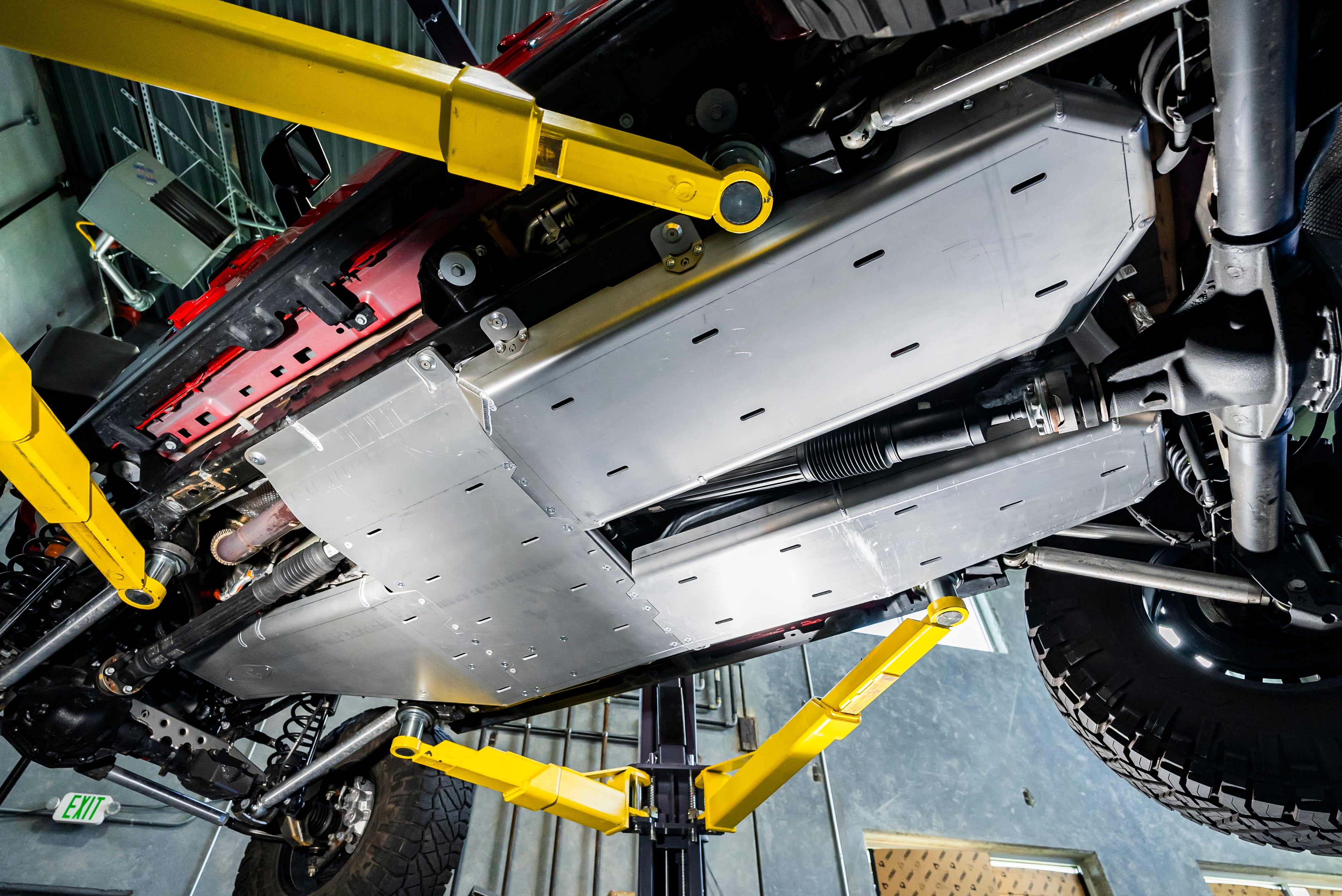 JLU 4XE BELLYPAN SKID With POWER PACK & EXHAUST SKIDs– Artec Industries